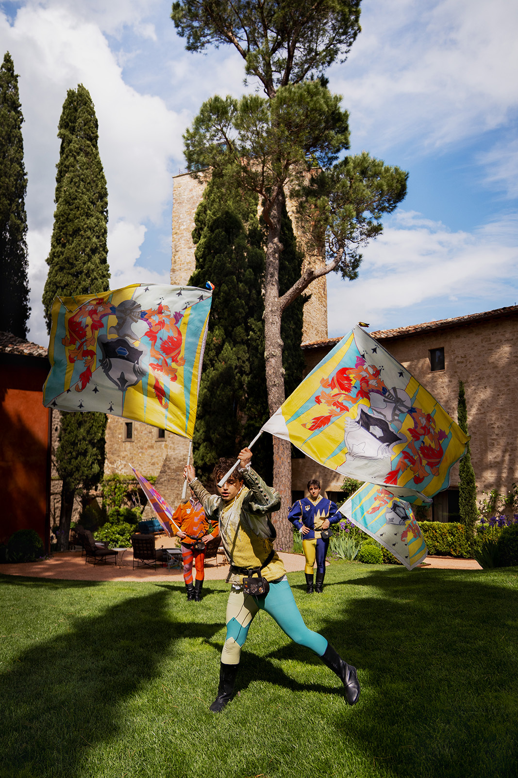 FLAG-THROWING | Reschio