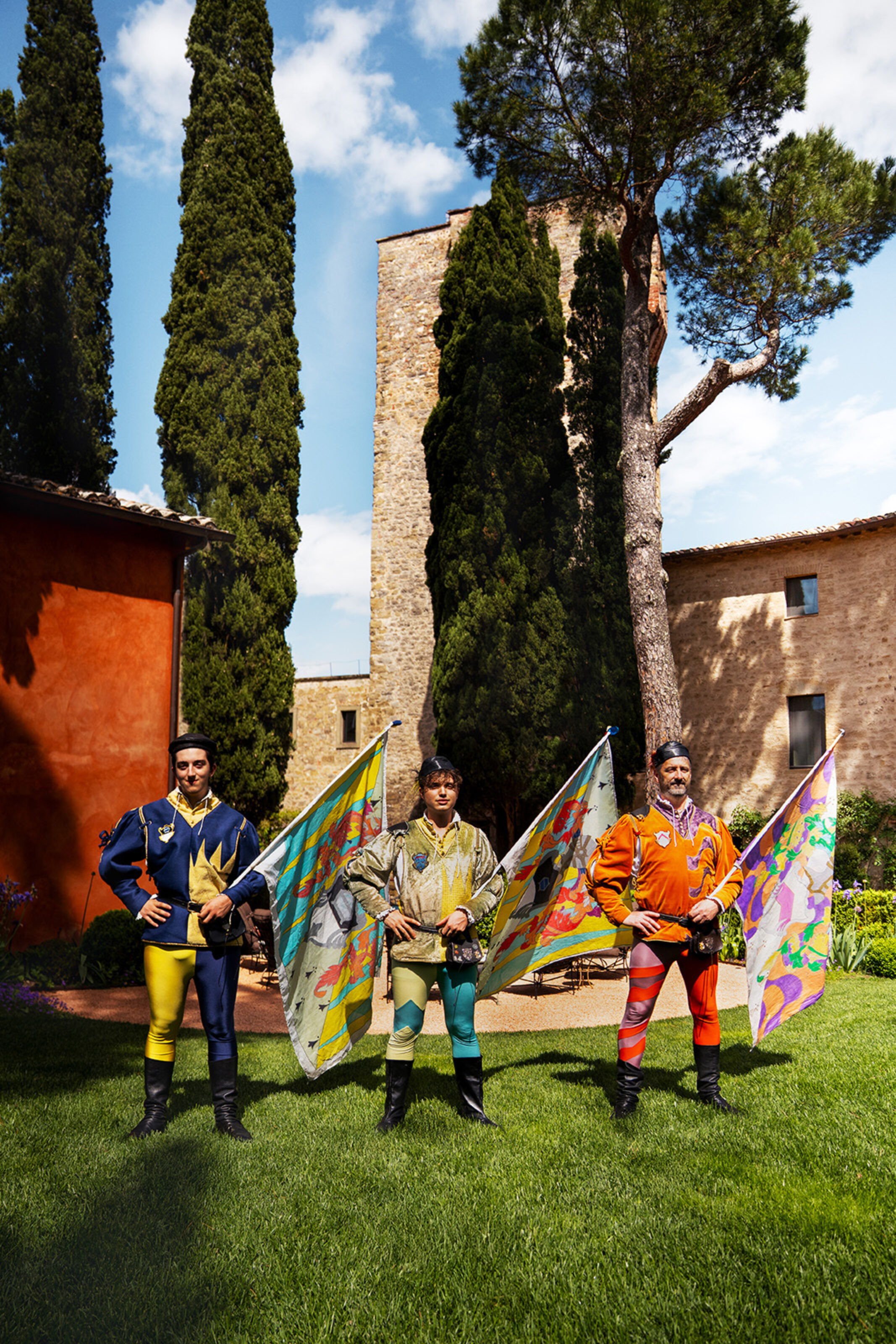 FLAG-THROWING | Reschio