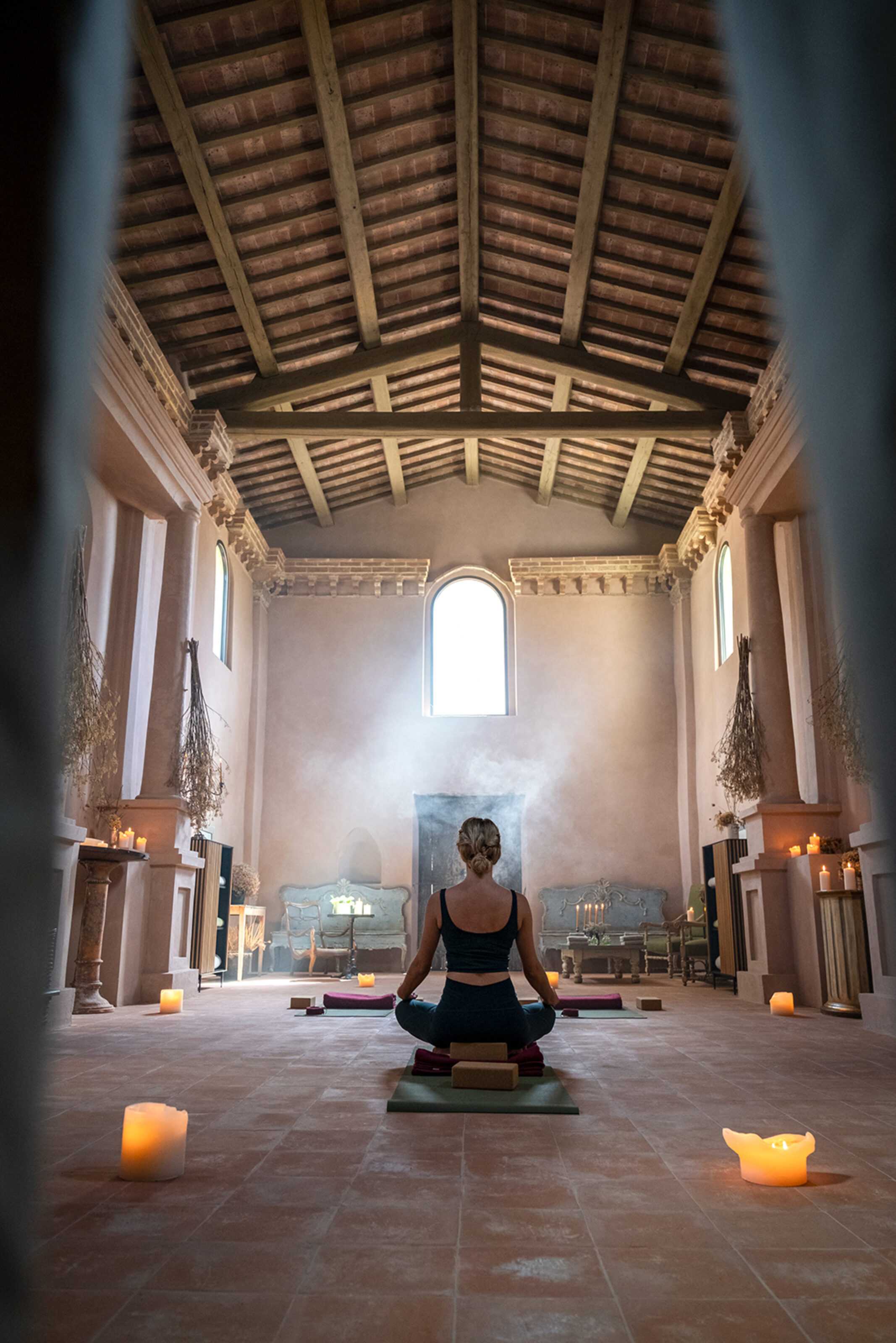 YOGA GATHERING IN THE CHURCH OF SAN MICHELE | Reschio